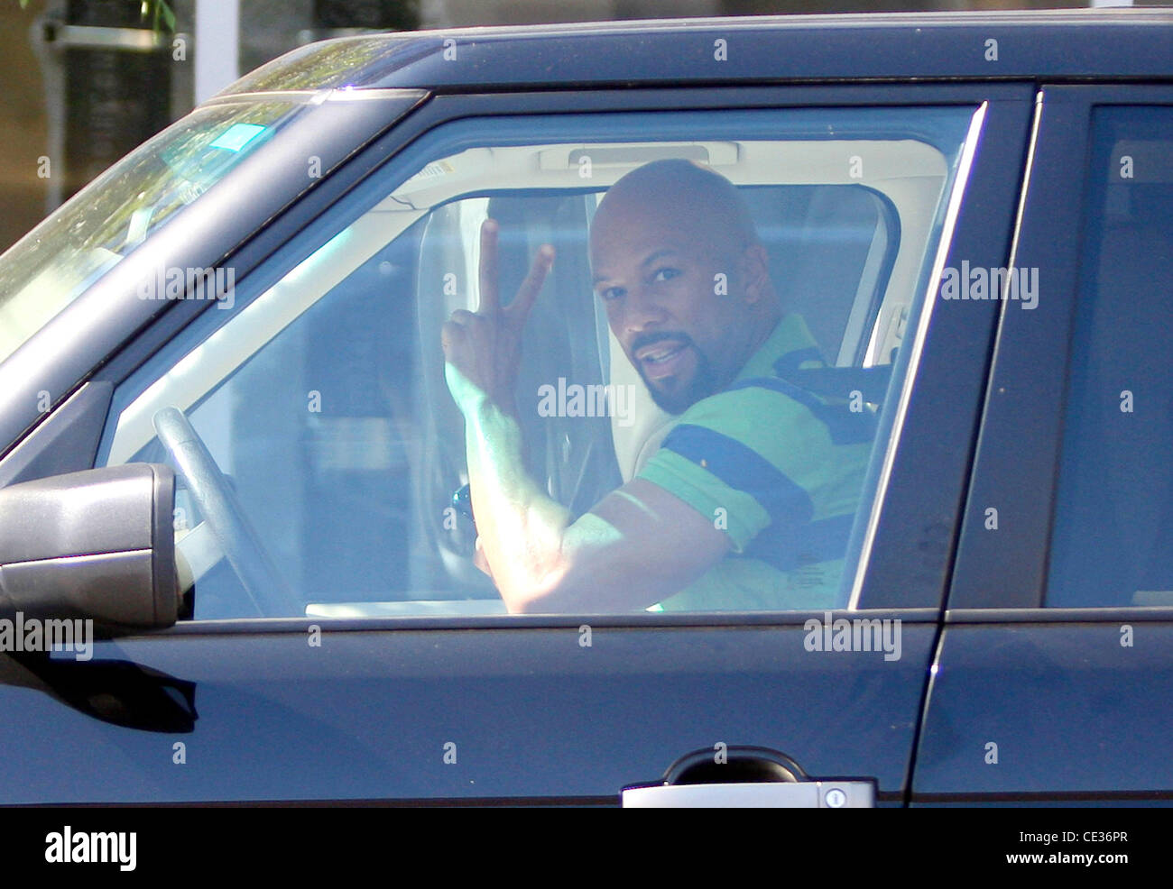 Range rover beverly hills hi-res stock photography and images - Alamy