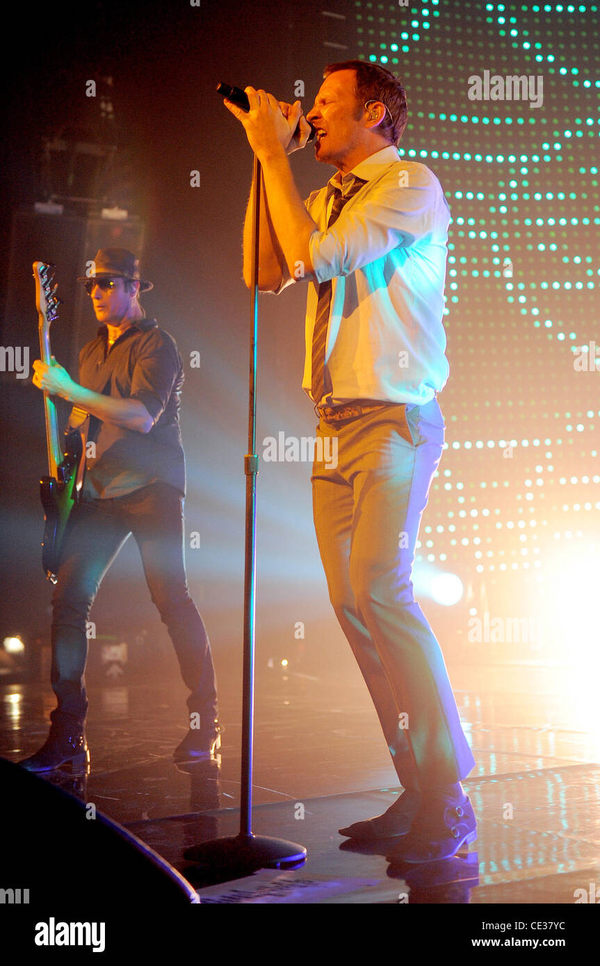 Scott Weiland Stone Temple Pilots High Resolution Stock Photography and ...