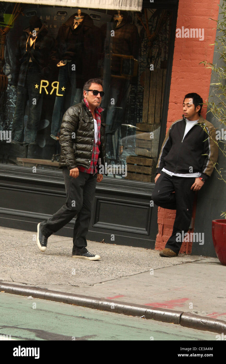 Bruce springsteen paparazzi hi-res stock photography and images - Alamy