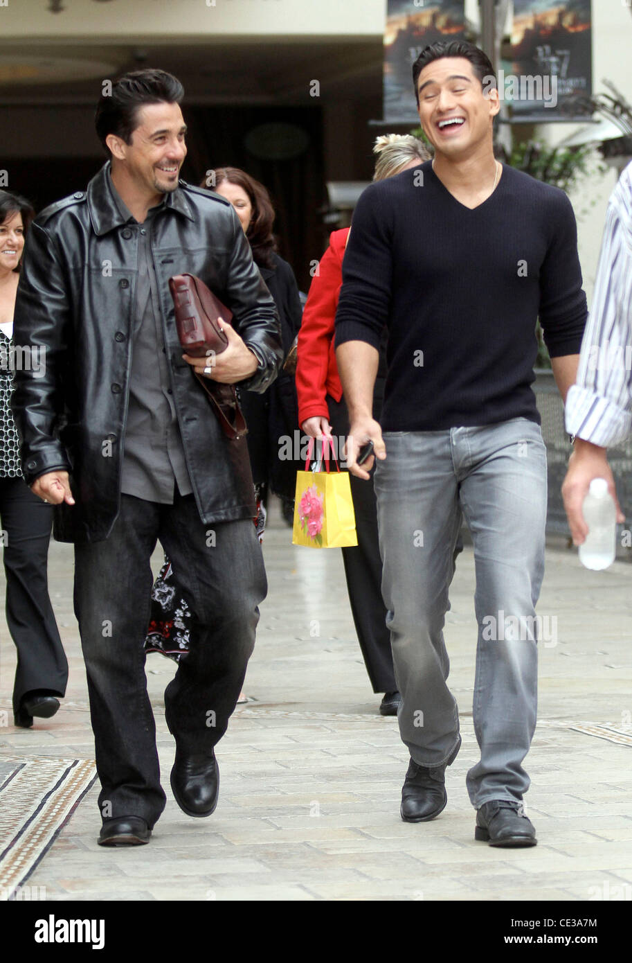 Mario Lopez Extra Set High Resolution Stock Photography and Images - Alamy