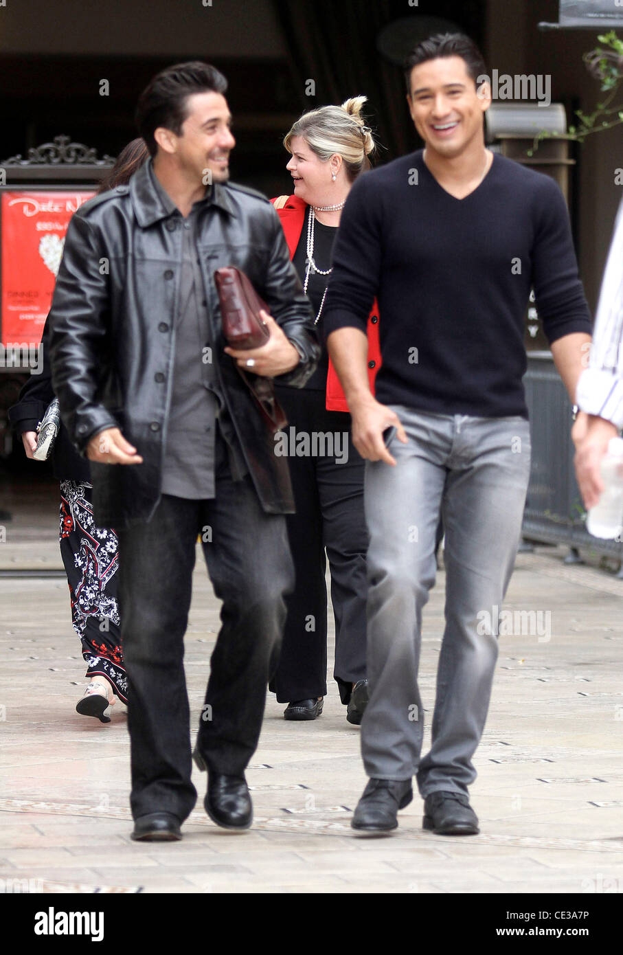 Mario lopez extra set hi-res stock photography and images - Alamy