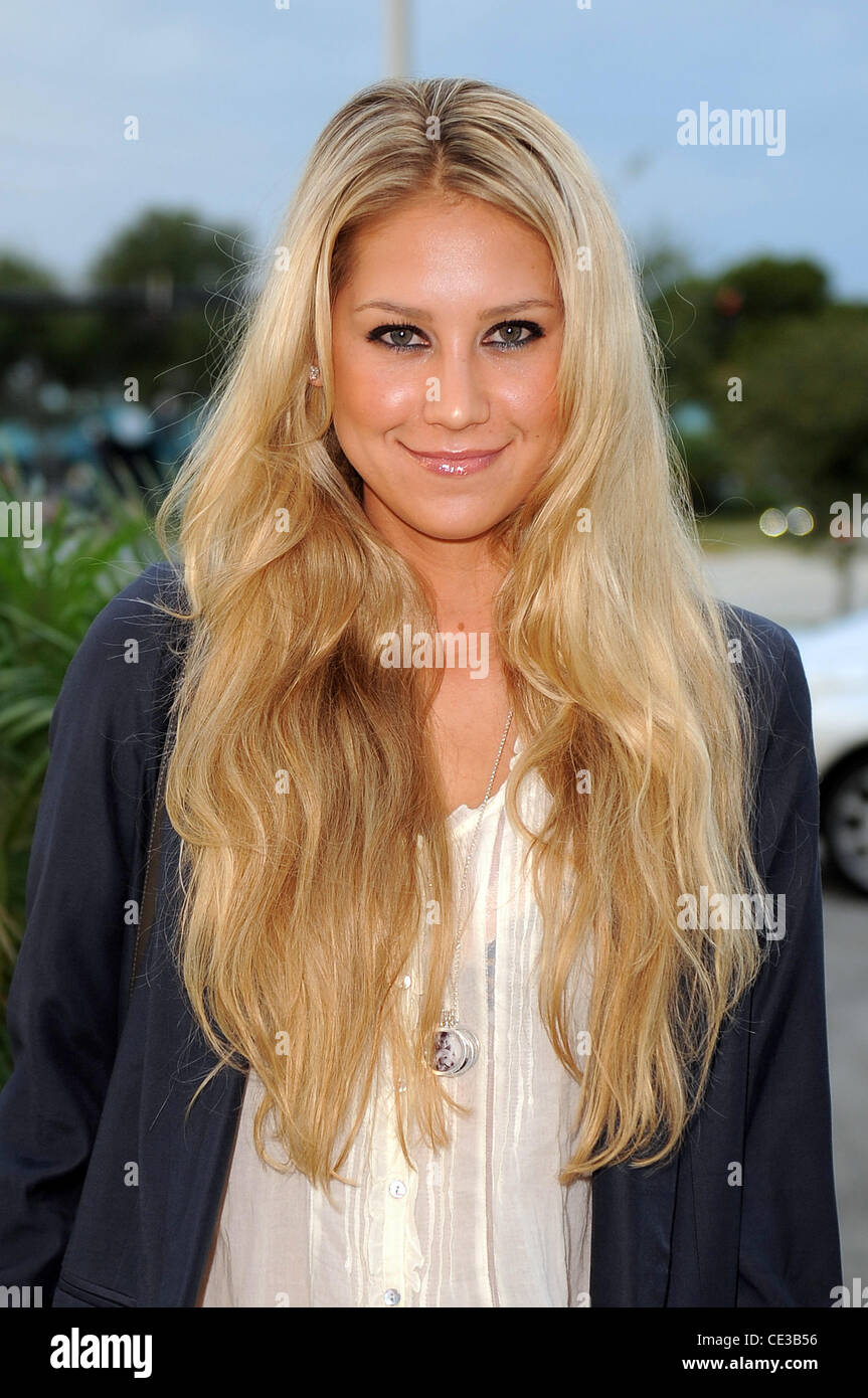 Anna Kournikova Release party for Paul David Pope's book 'The Deeds of ...