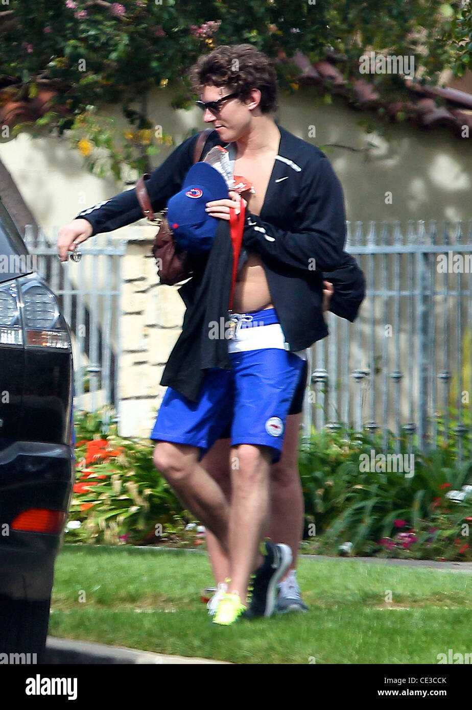 Jennifer Love Hewitt and boyfriend Alex Beh leave her home and appear ...