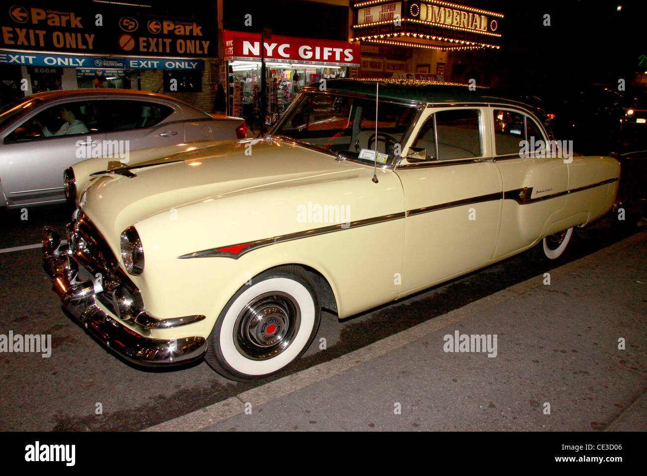 New daisy theatre hi-res stock photography and images - Alamy