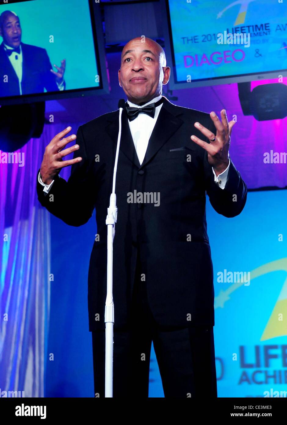 Bill Lamar Jr. accepting the Lifetime Achievement Award The 2010 ...
