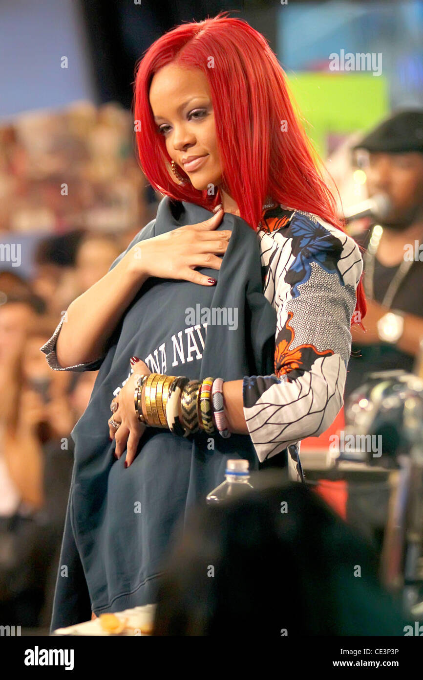 Rihanna performing live on ABC's 'Good Morning America' in Times Square ...