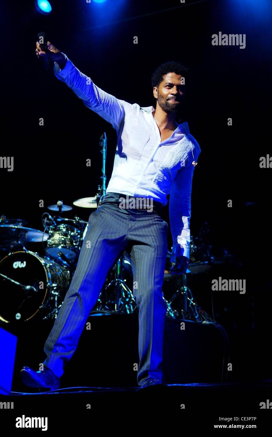 Eric Benet performs during Fantasia's 'Back To Me' tour at James L ...