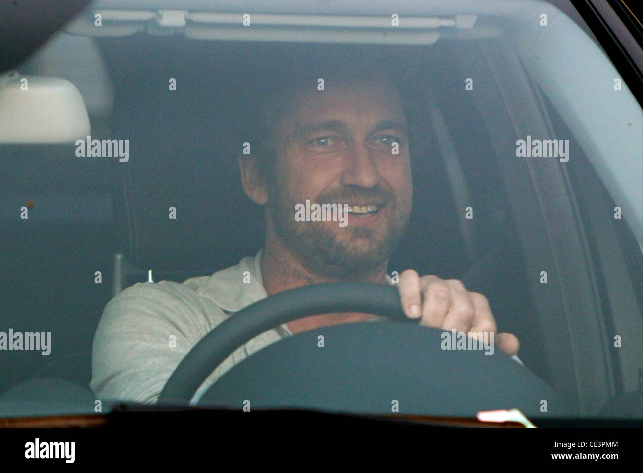 Gerard Butler departs Cecconi's in West Hollywood after a late lunch ...