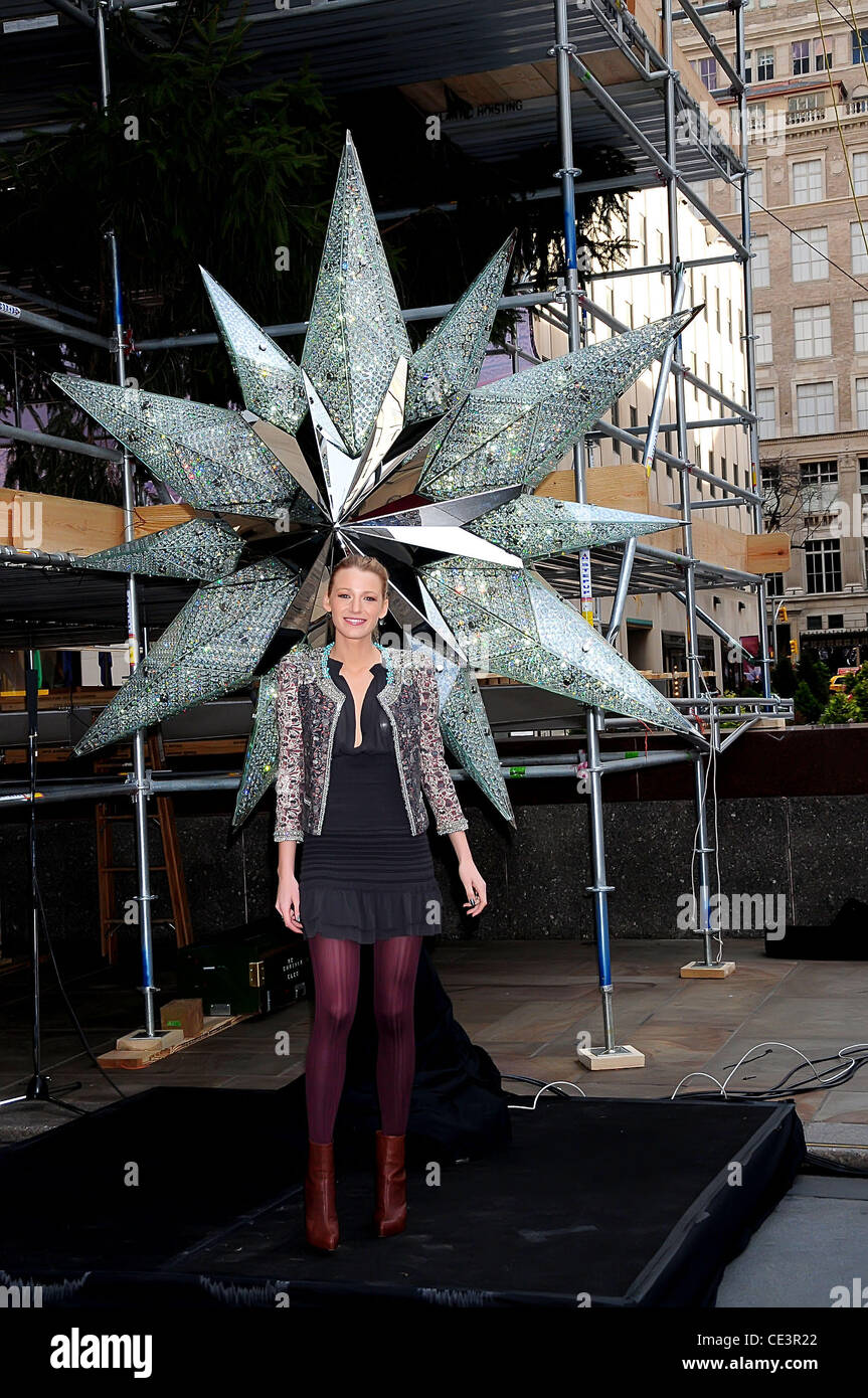 Blake Lively unveils the Swarovski star that will top the 2010 ...