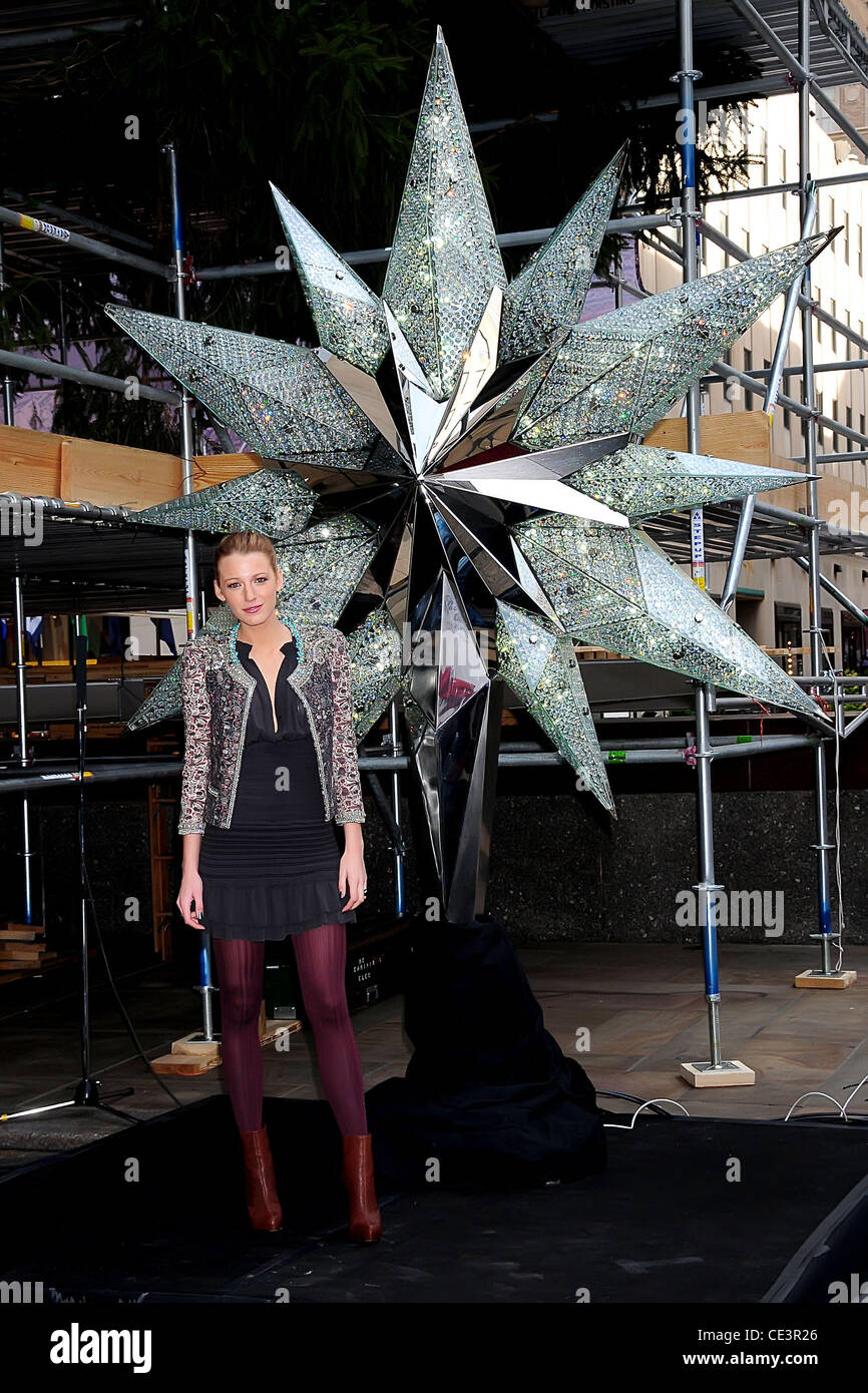 Blake Lively unveils the Swarovski star that will top the 2010 ...