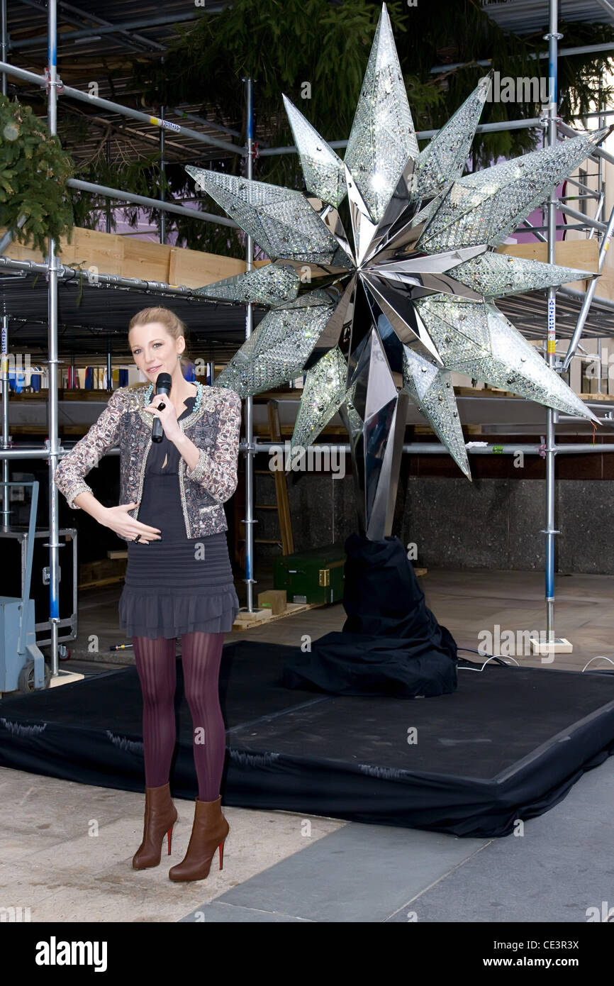 Blake Lively unveils the Swarovski star that will top the 2010 ...