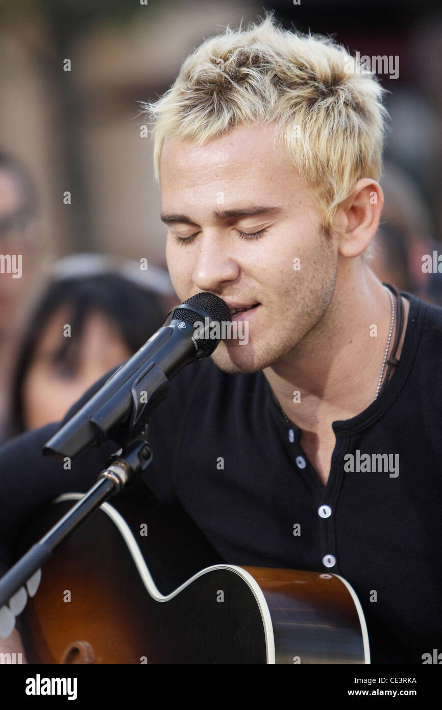 Jason Wade's Instagram, Twitter & Facebook on IDCrawl