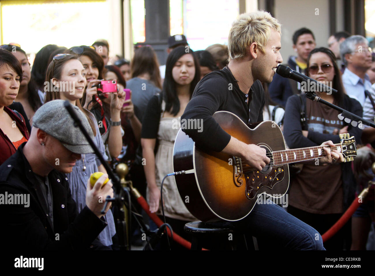 Jason Wade Lifehouse performs on the entertainment television news ...