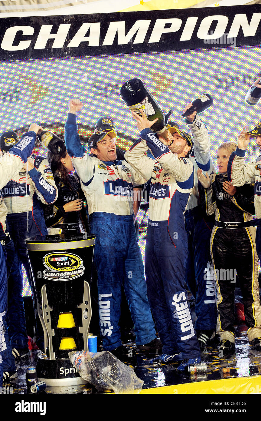 Jimmie Johnson celebrates his fifth consecutive win of the Ford 400 ...