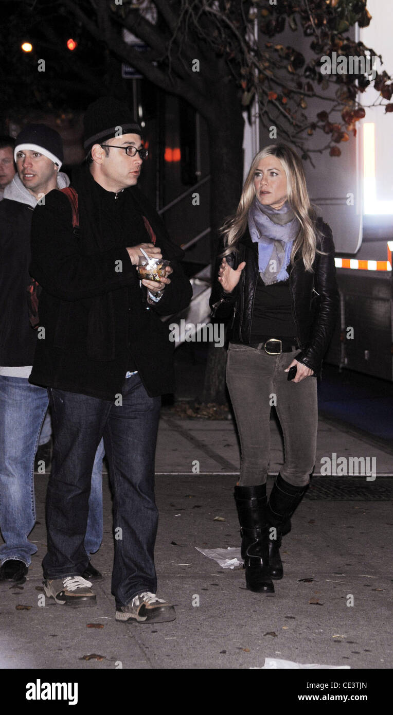 Jennifer Aniston and David Wain leave her trailer after a day of ...