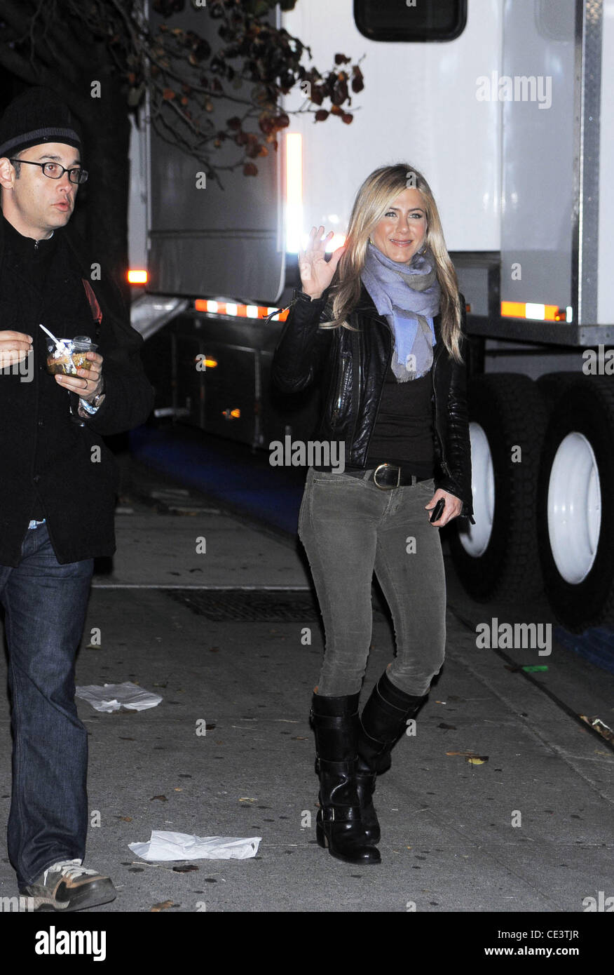 Jennifer Aniston and David Wain leave her trailer after a day of ...