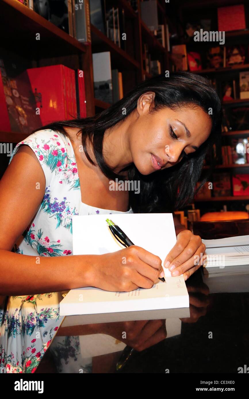 Award-winning Italo-Palestinian journalist Rula Jebreal Reading and ...