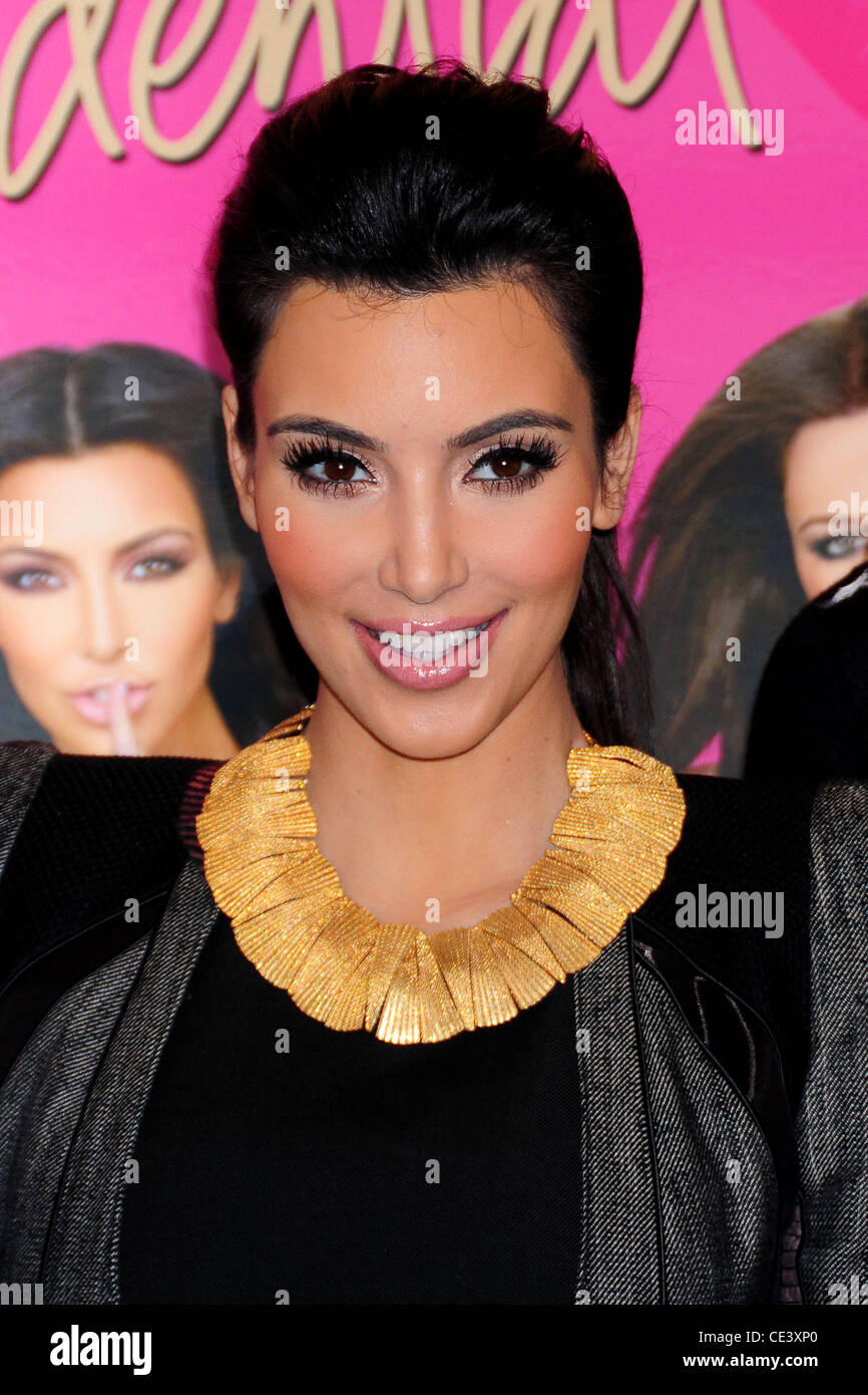 Sign copies new book hi-res stock photography and images - Alamy