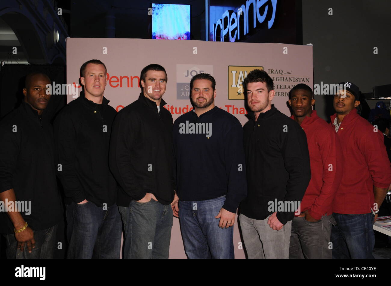 Deon Grant, Kevin Boss, Bear Pascoe, Shaun O'Hara, Matt Dodge, Guest ...