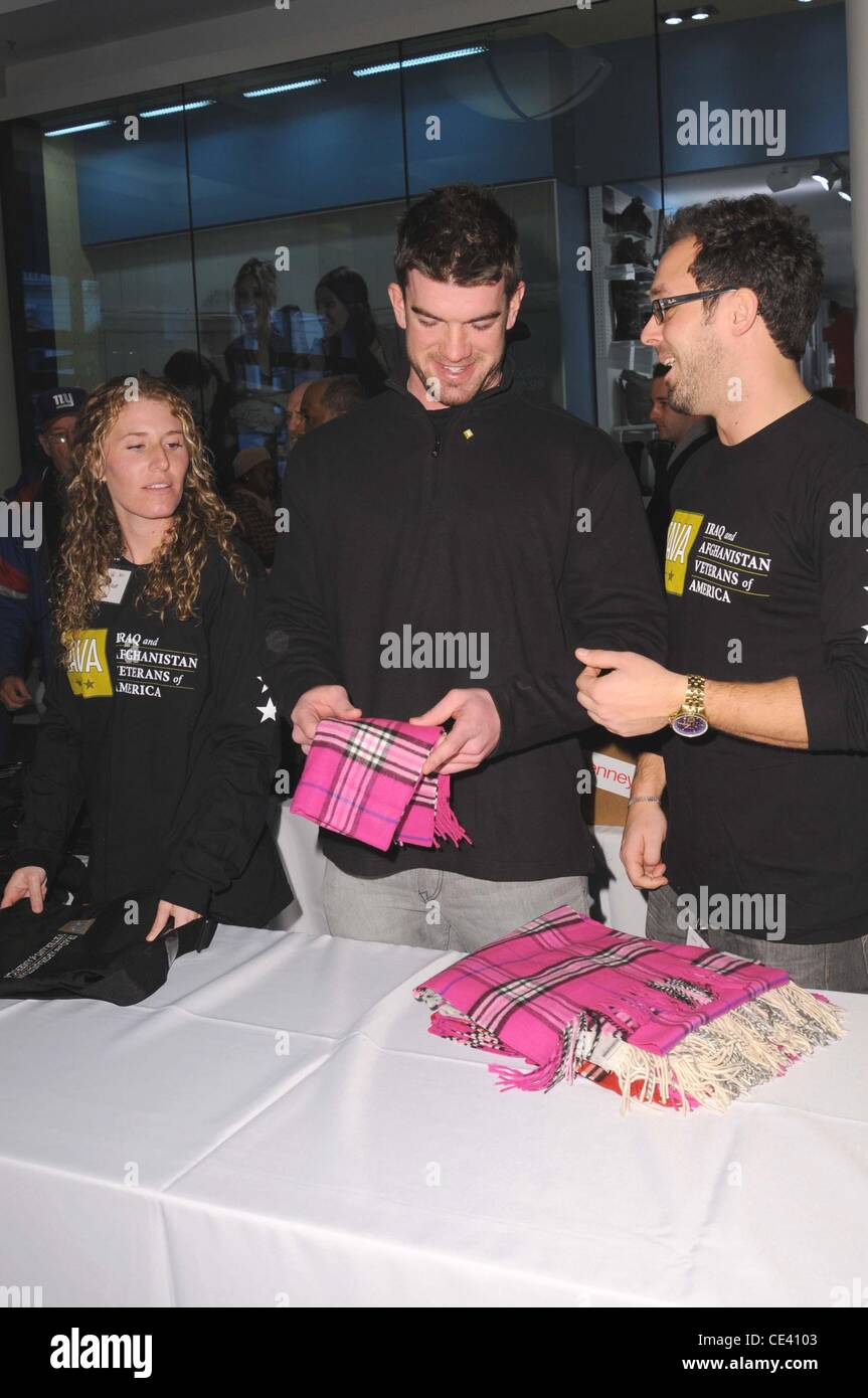 Matt Dodge New York Pro Football players partner with Joseph Abboud and ...