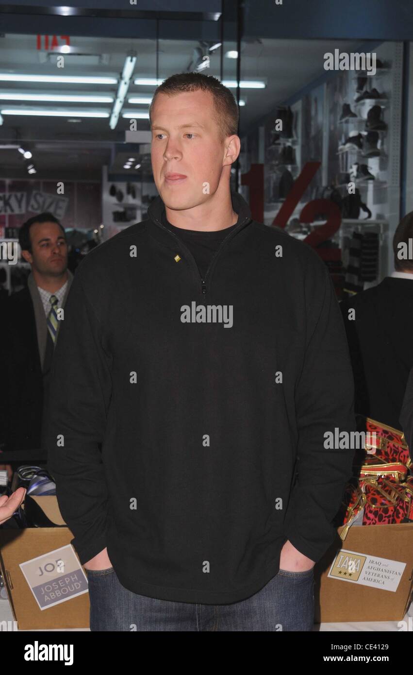 Kevin Boss New York Pro Football players partner with Joseph Abboud and ...