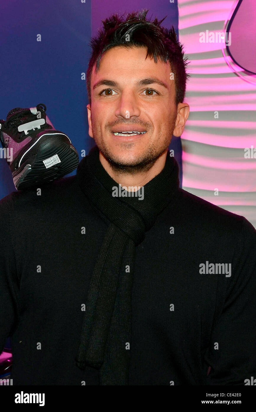Peter Andre attends the launch party for the new Skechers store Dublin ...