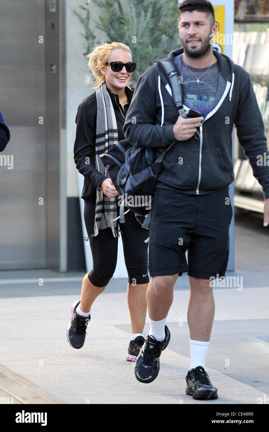 Lindsay Lohan arrives at the gym for her first post-rehab work out in ...