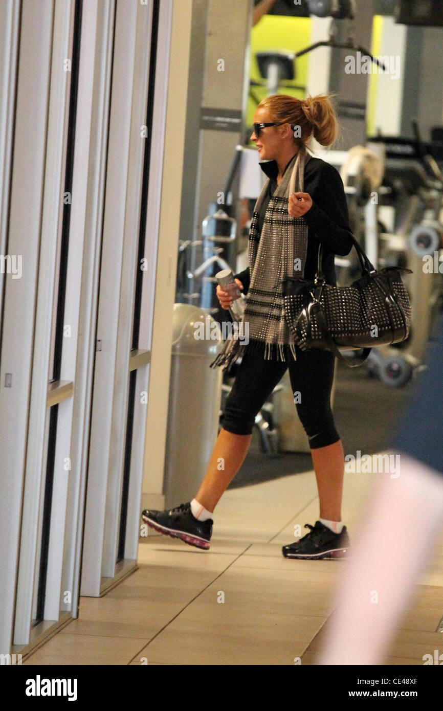 Lindsay Lohan arrives at the gym for her first post-rehab work out in ...