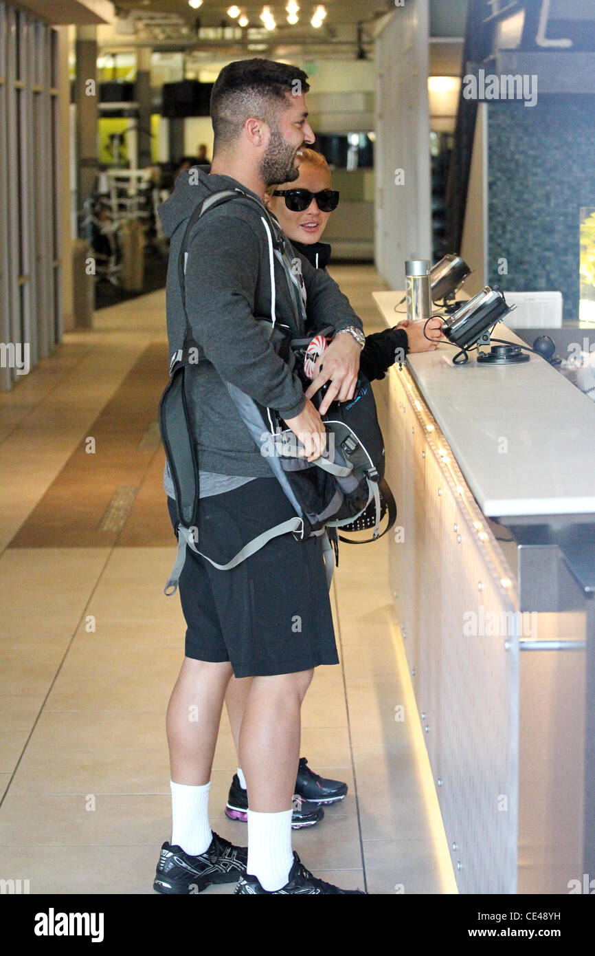 Lindsay Lohan arrives at the gym for her first post-rehab work out in ...