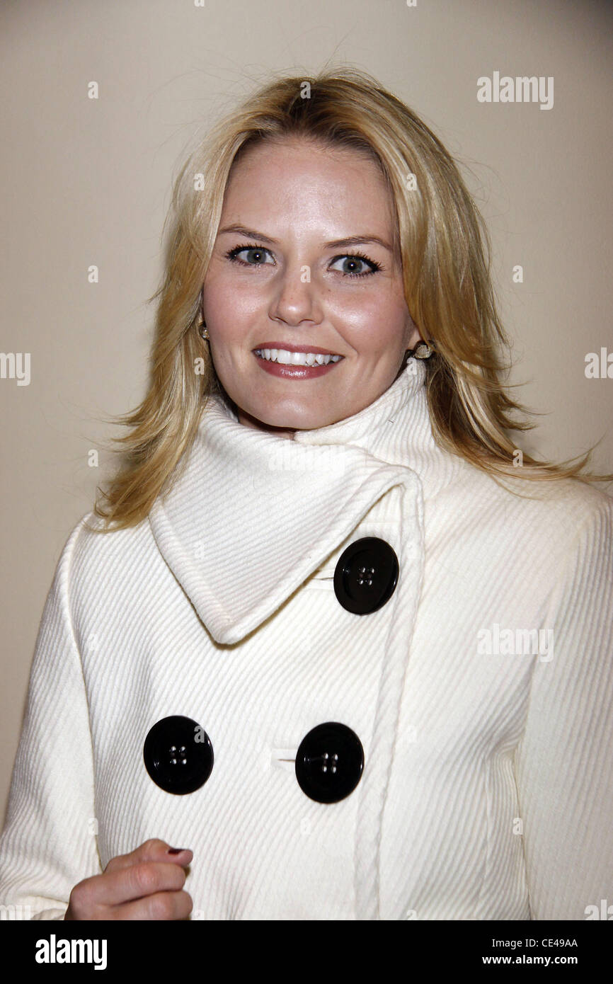 Jennifer Morrison from the TV show 'How I Met Your Mother' Opening ...