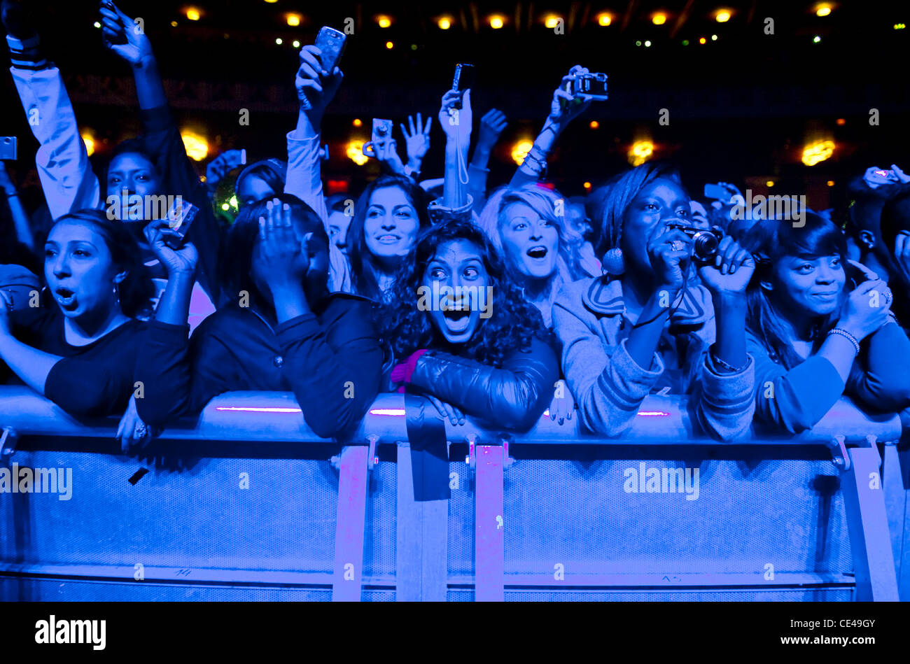 Drake concert fans hi-res stock photography and images - Alamy