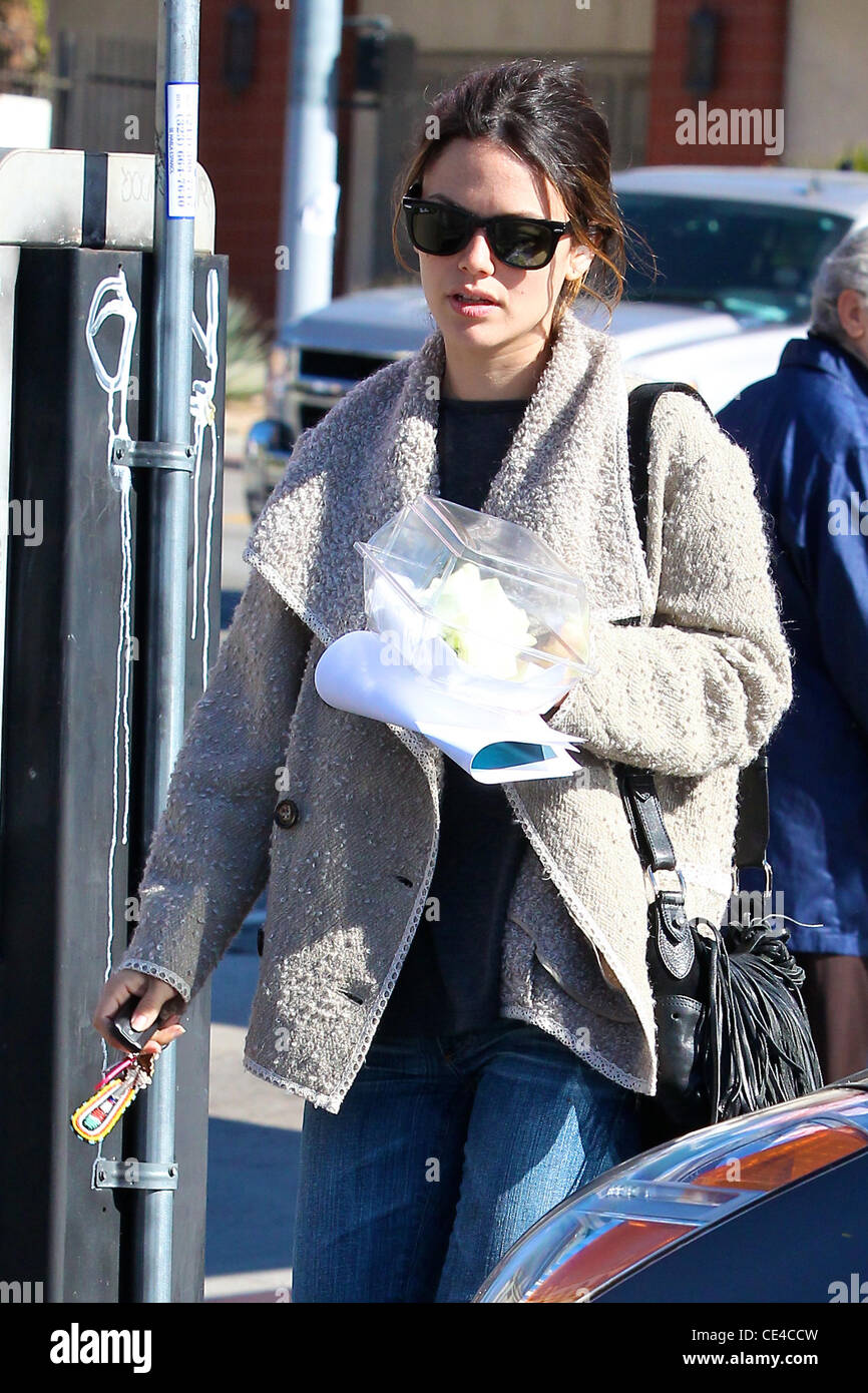 Rachel Bilson buying some food at a cafe after shopping at Chanel Los ...