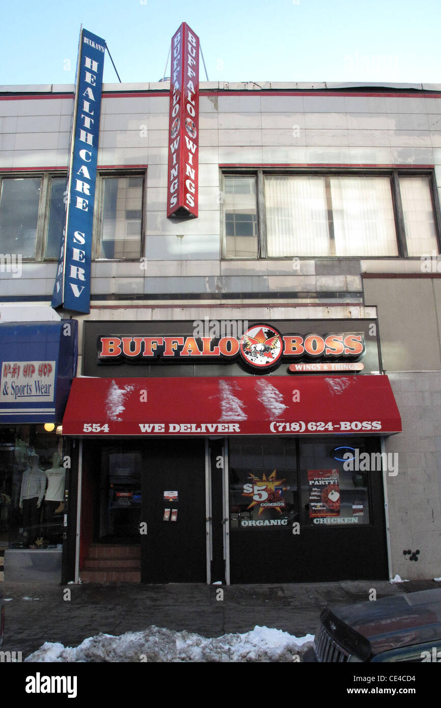 JAY-Z INVESTS IN FAST FOOD JOINT Rap mogul JAY-Z has expanded his ...