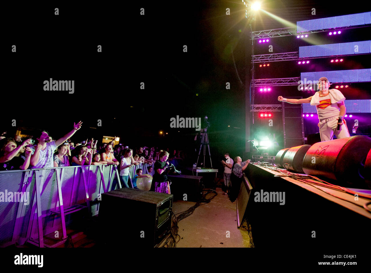 Pablo Padin God Save The Queen, Queen tribute band from Argentina ...