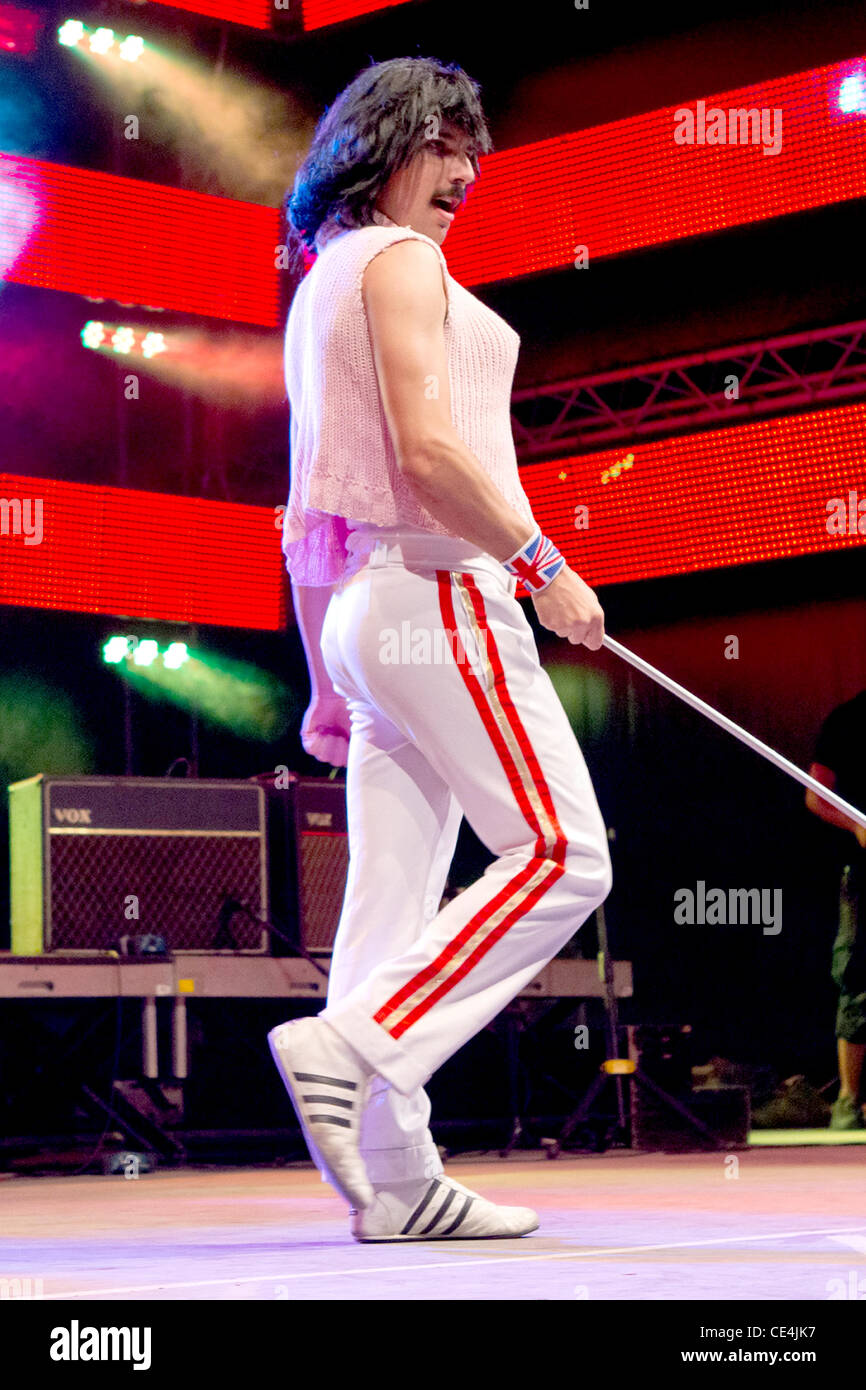 Pablo Padin God Save The Queen, Queen tribute band from Argentina ...