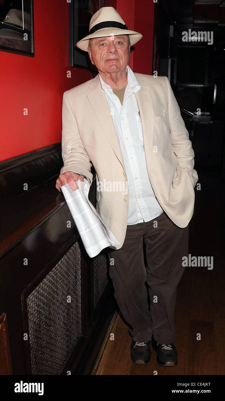 Harris Yulin Patt Short and Tom Hickey rehearse their roles as the boys ...