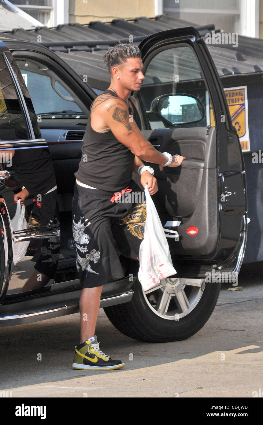 Pauly Delvecchio aka Pauly D on his way home after doing some errands ...