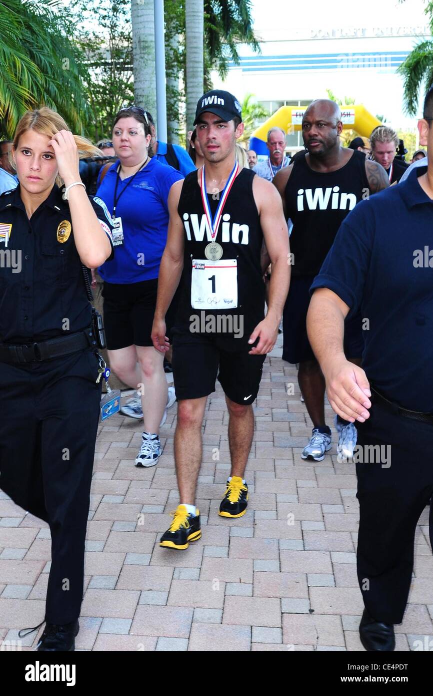 Joe Jonas Joe Jonas iWin 5K Fun Run/Walk, benefiting Special Olympics ...