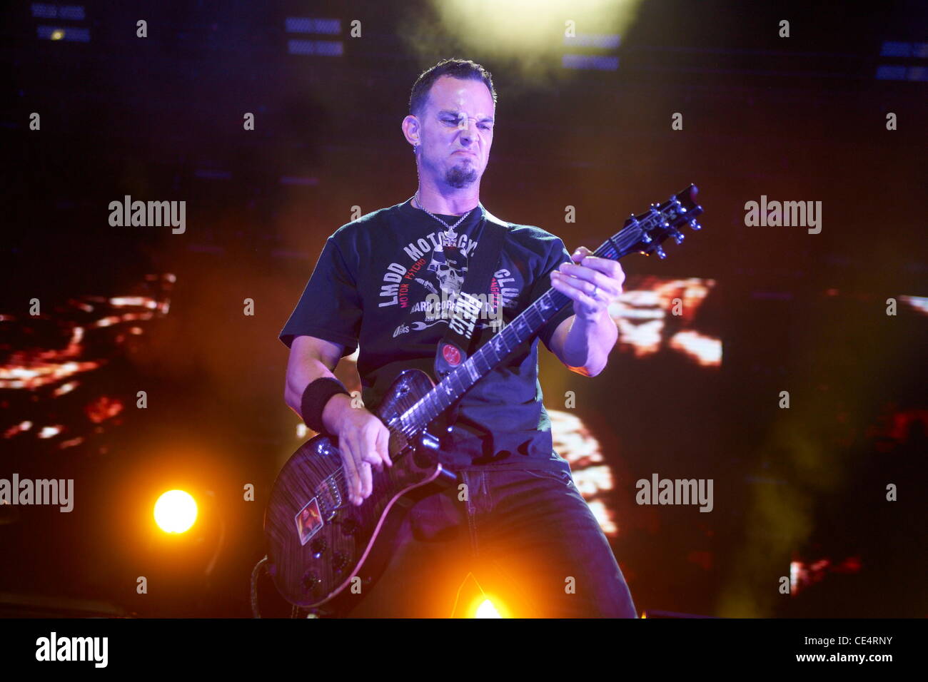 Creed performing live in concert at the First Midwest Bank Amphitheatre ...