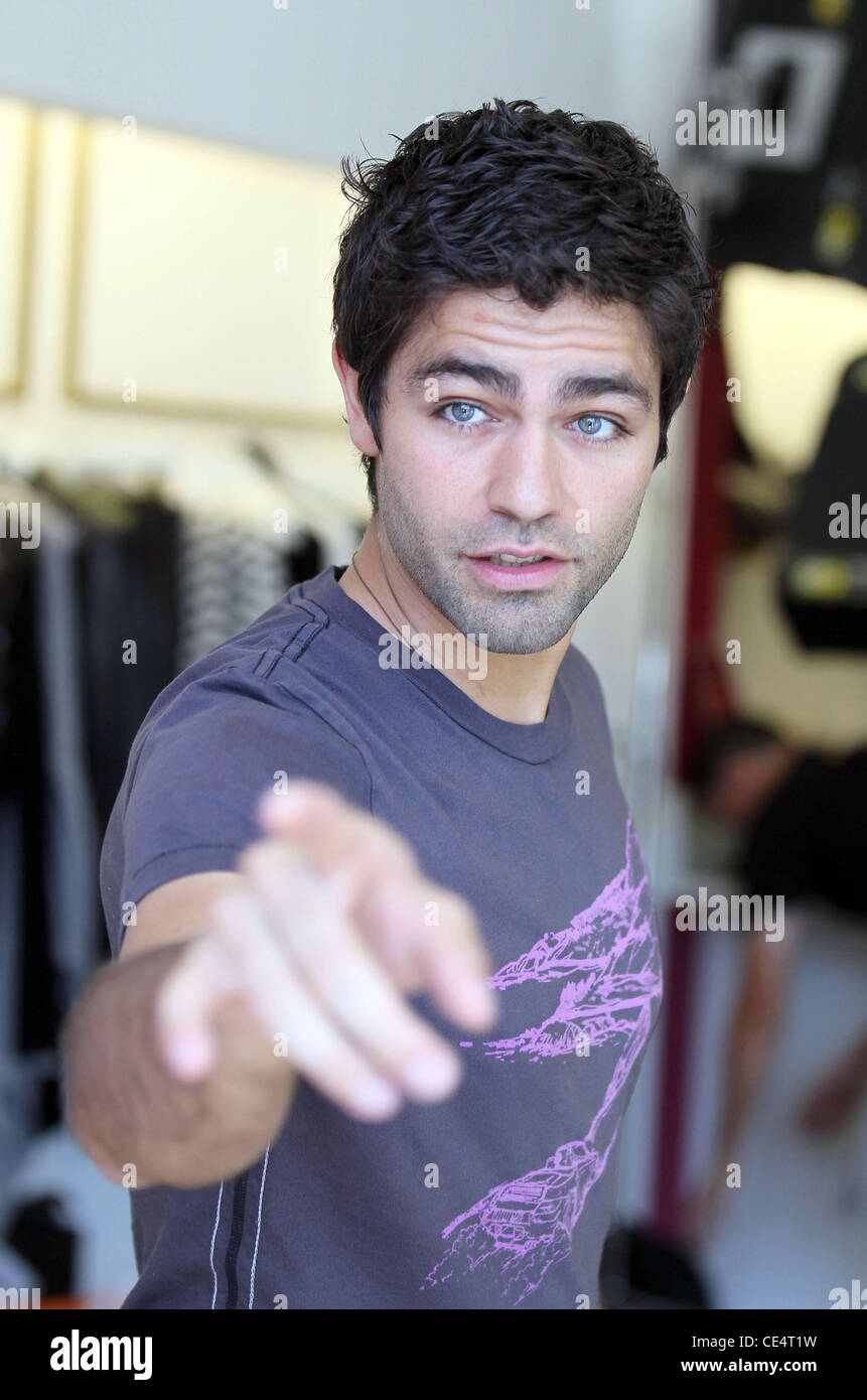 Kim Kardashian films a new reality show directed by Adrian Grenier. She ...