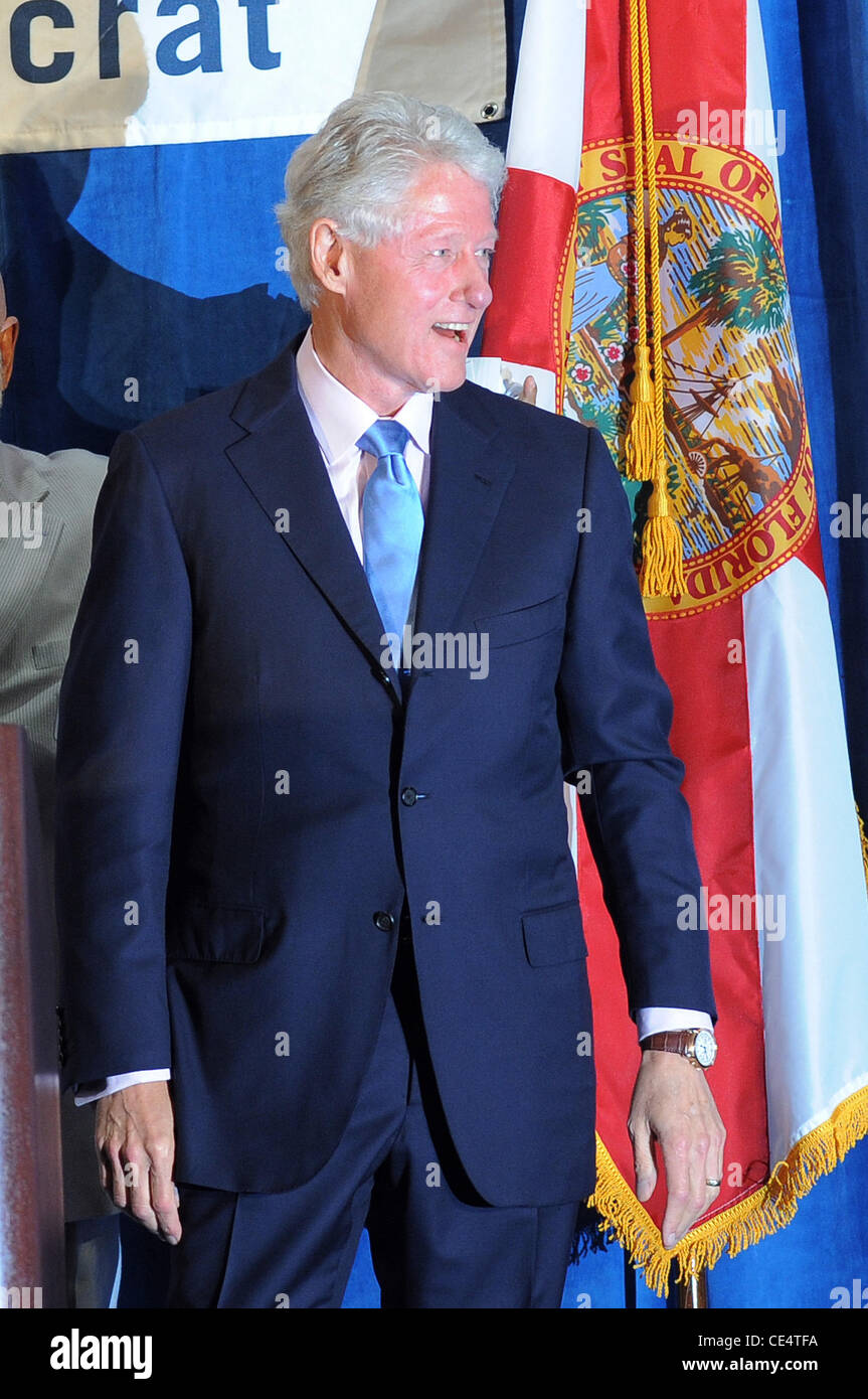 Former U.S. President Bill Clinton campaigns for Florida Congressman ...
