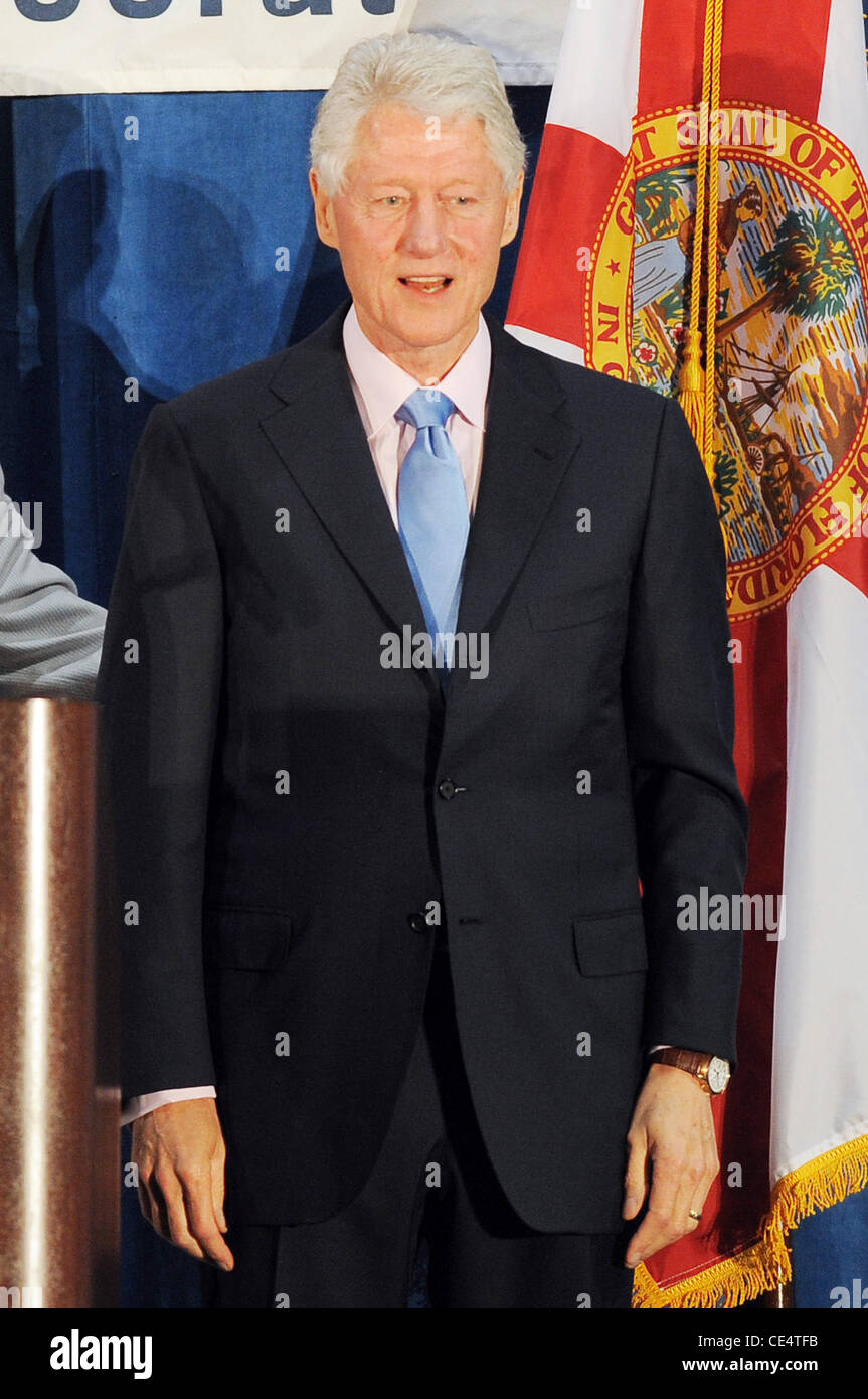 Former U.S. President Bill Clinton campaigns for Florida Congressman ...