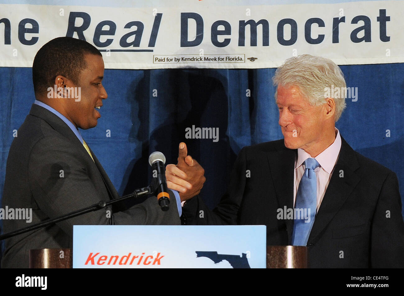 Former U.S. President Bill Clinton campaigns for Florida Congressman ...