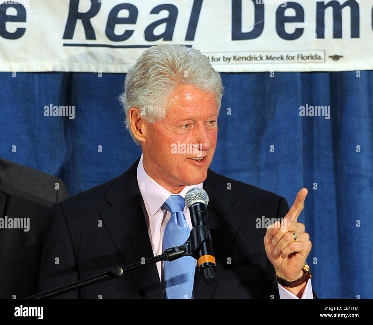 Former U.S. President Bill Clinton campaigns for Florida Congressman ...