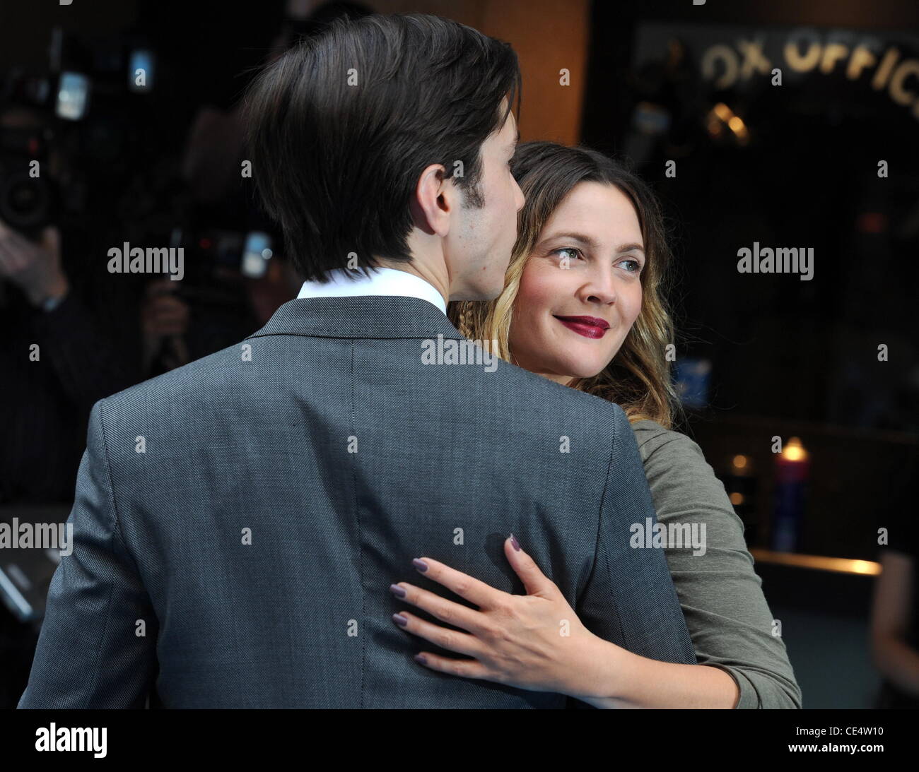 Justin Long and Drew Barrymore The UK premiere of 'Going the Distance ...