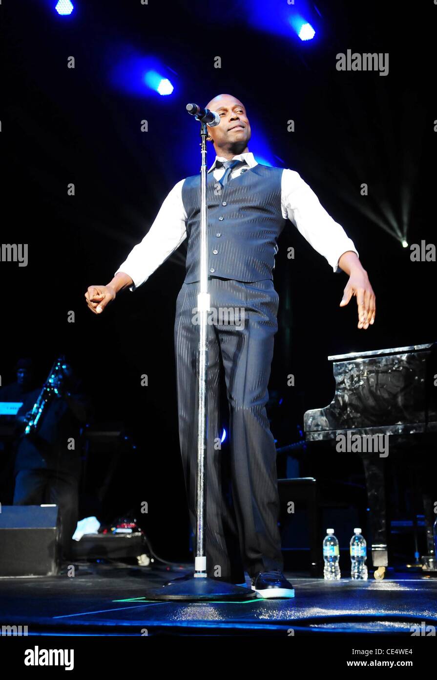 Kem performs live during the Budweiser Superfest at American Airlines ...