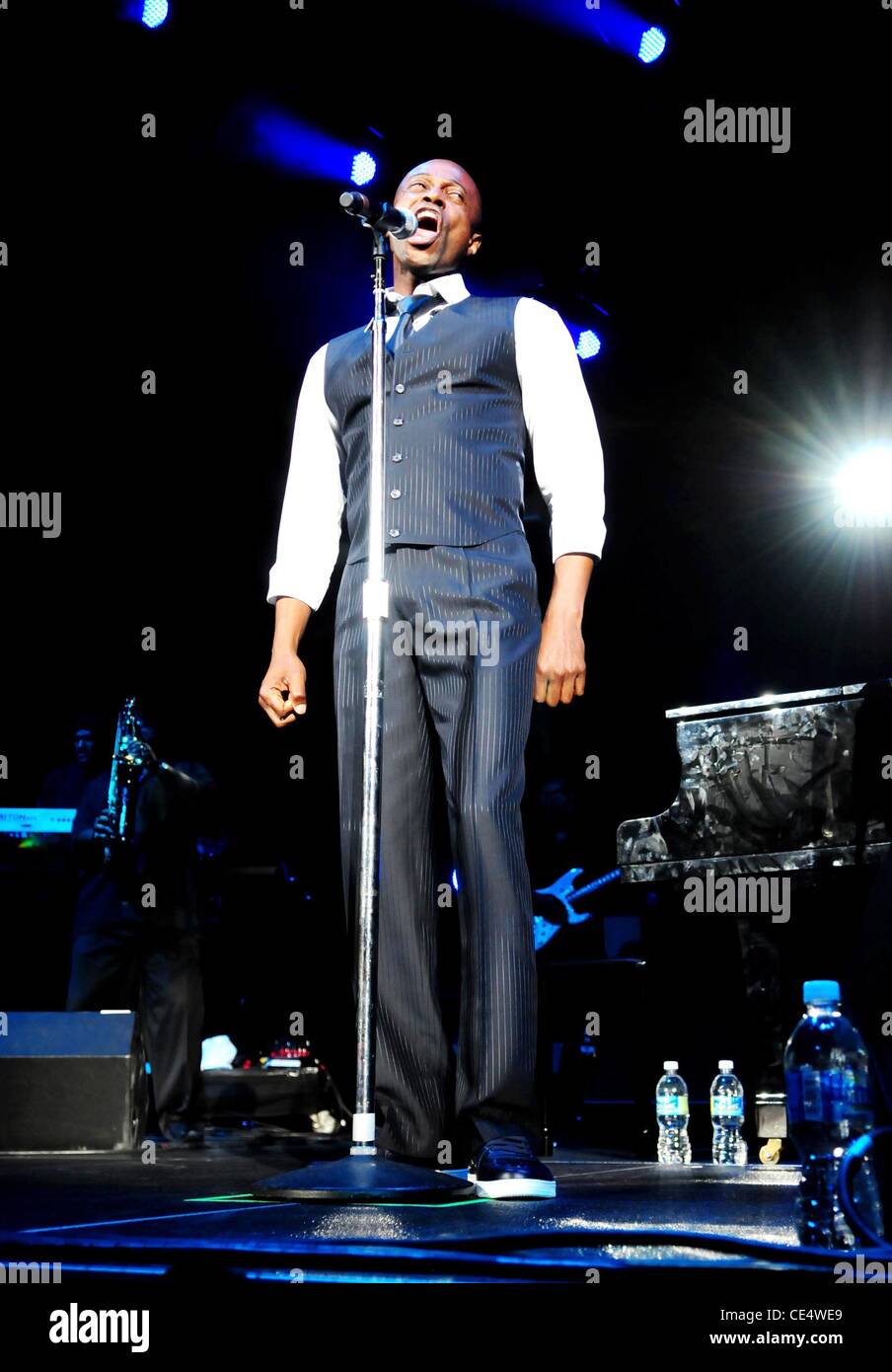 Kem performs live during the Budweiser Superfest at American Airlines ...