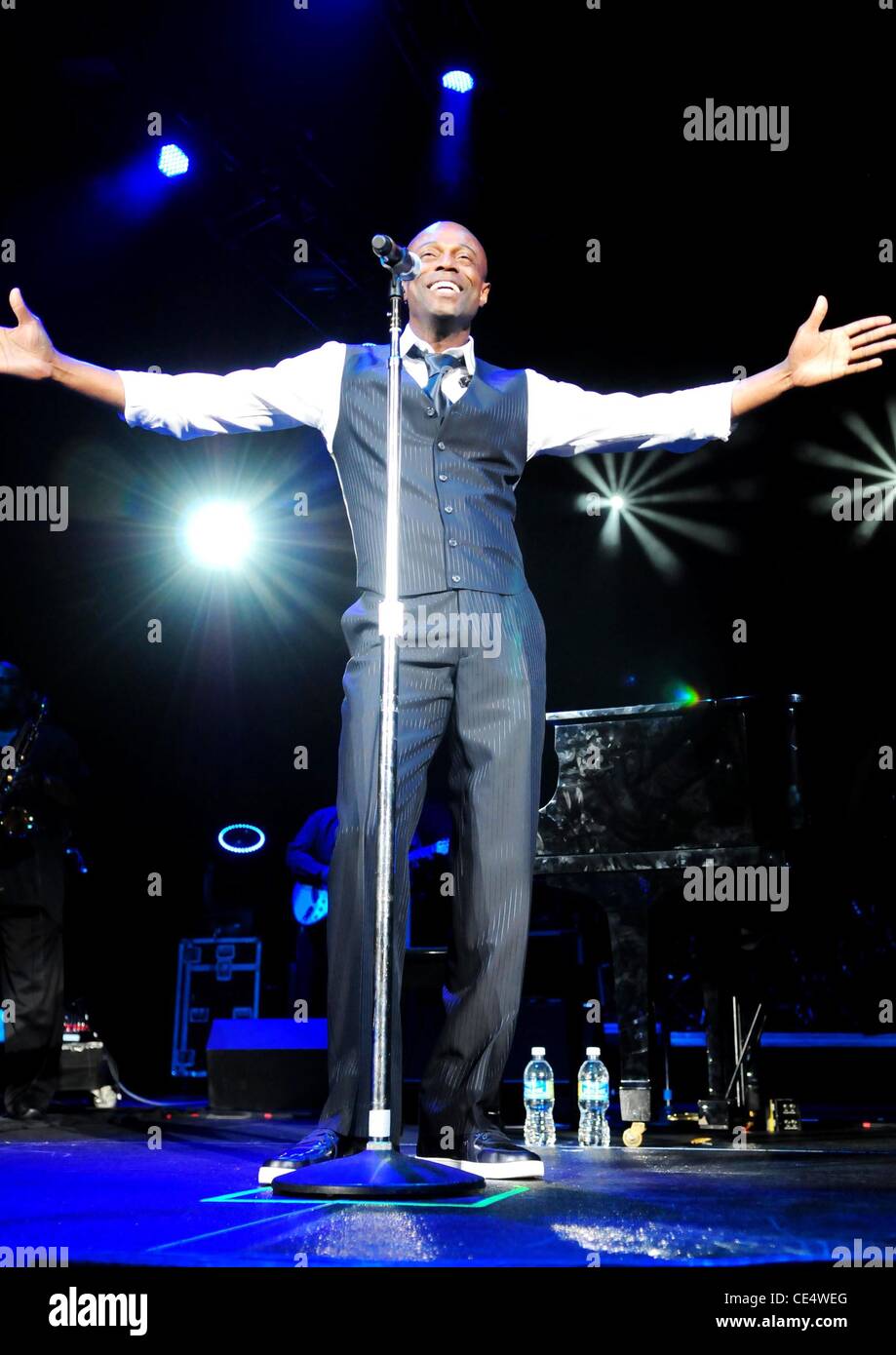 Kem performs live during the Budweiser Superfest at American Airlines ...