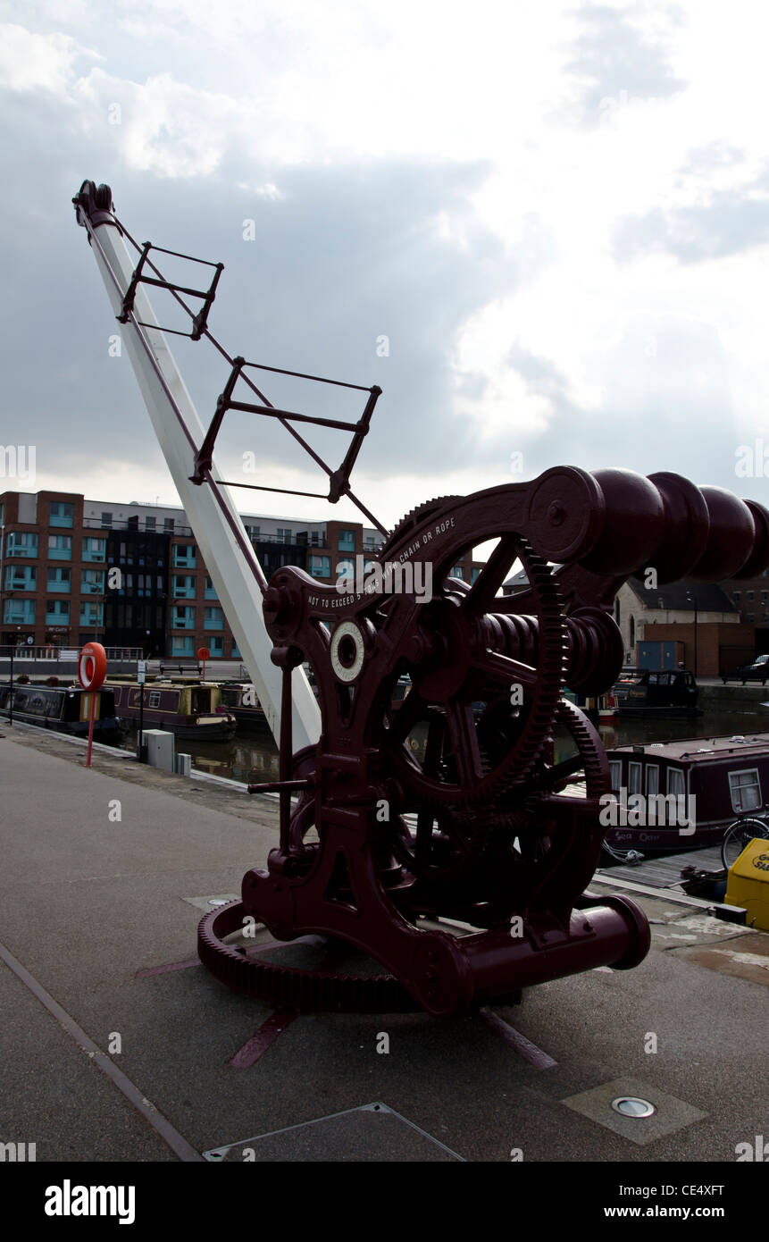 Old Disused Dock Crane High Resolution Stock Photography and Images - Alamy