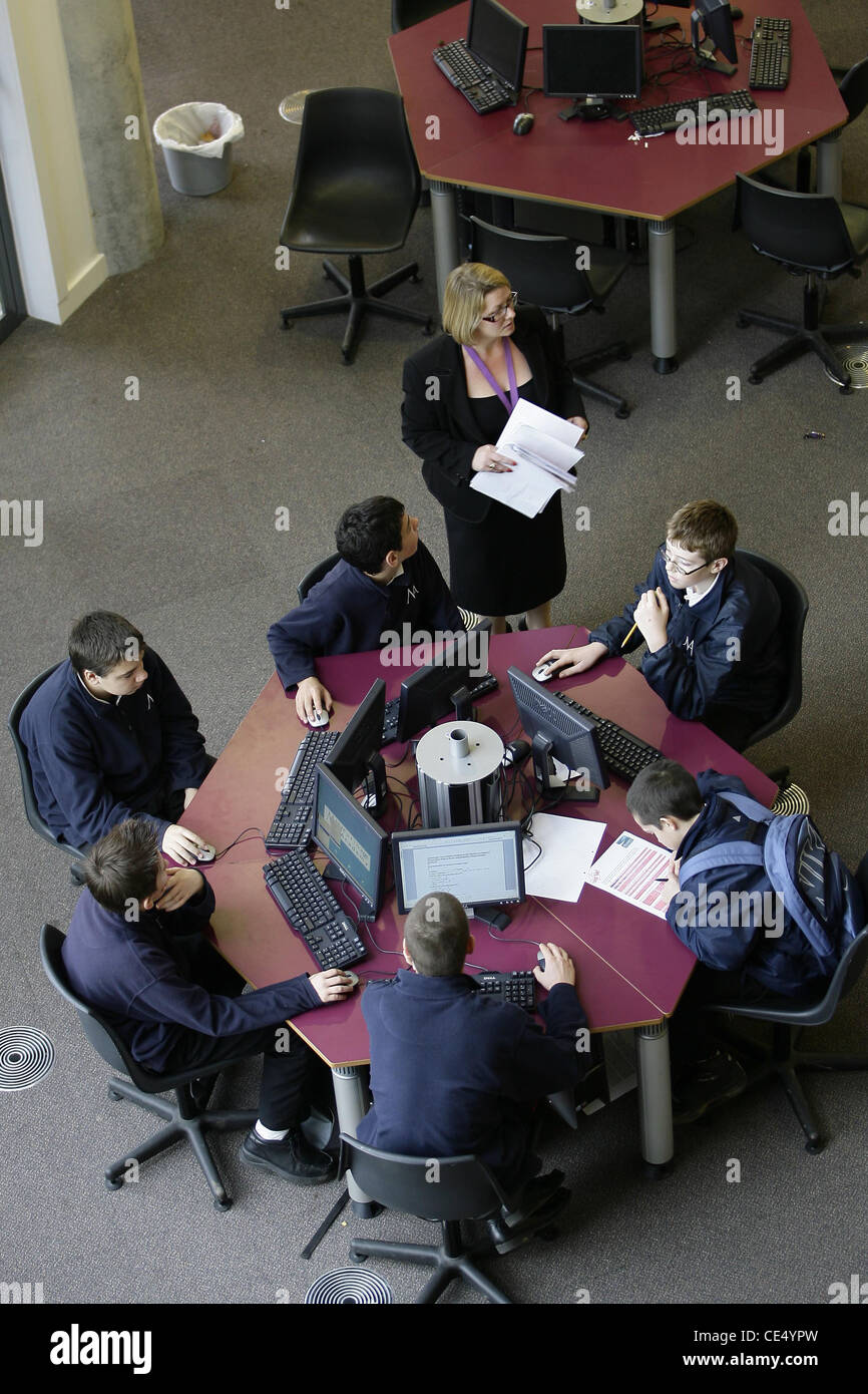 Year 9 School children studying Stock Photo - Alamy